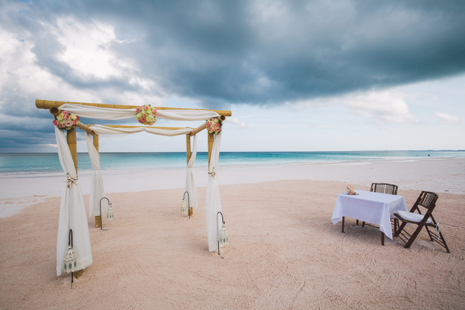 Britt and Christian: Coral Sands Beach Destination Wedding – Harbour ...